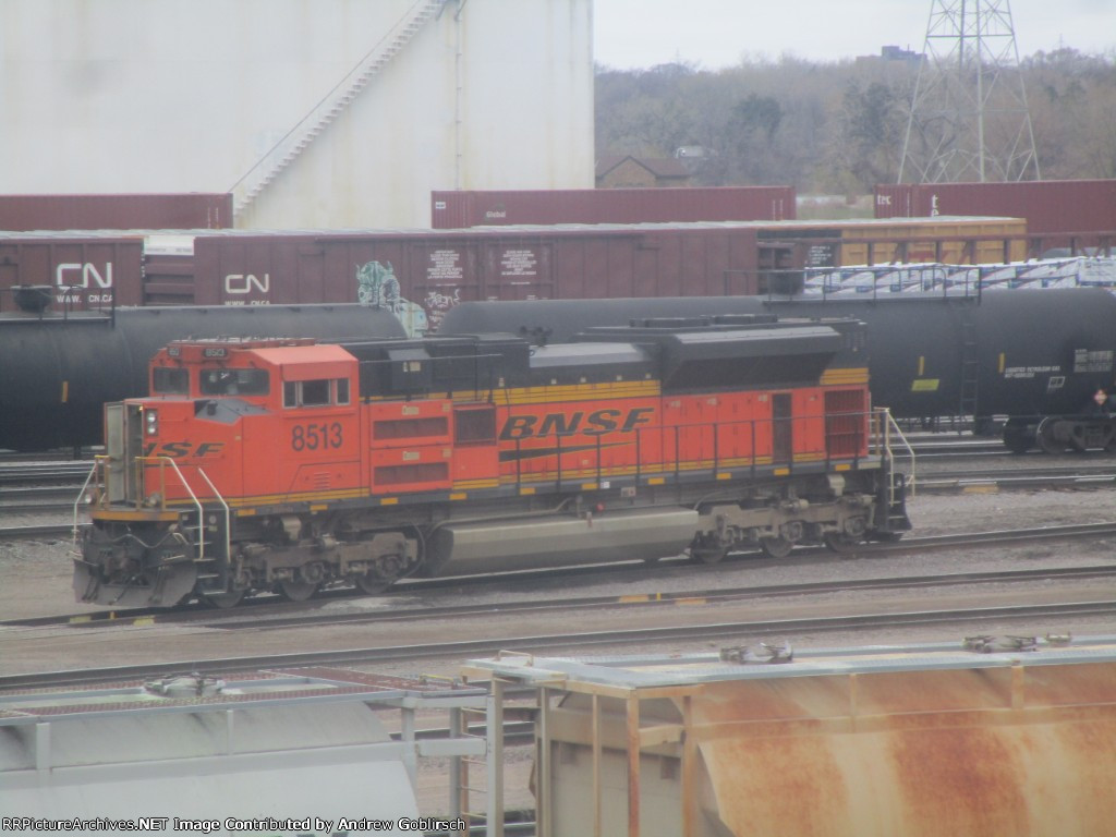 BNSF 8513